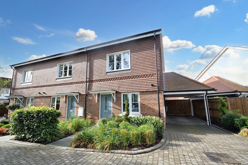 Hendrix Drive, Aylesbury HP22 3 bed end of terrace house - £1,800 pcm ...