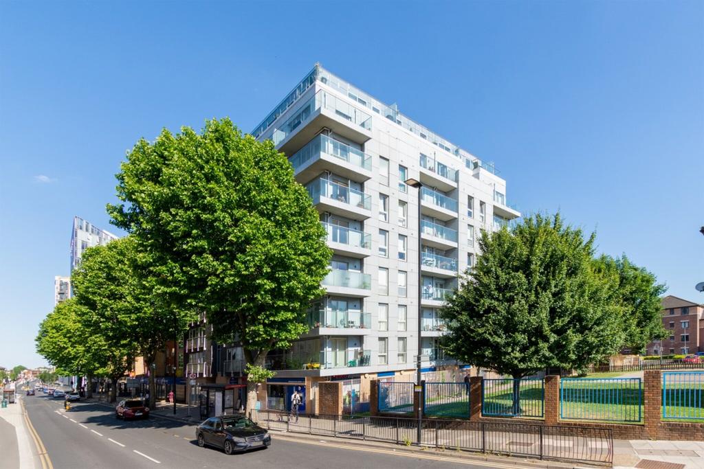 Creek Road SE8 3 bed apartment for sale - £625,000