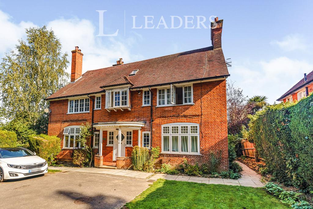 Pixham 1 bed flat - £1,250 pcm (£288 pw)