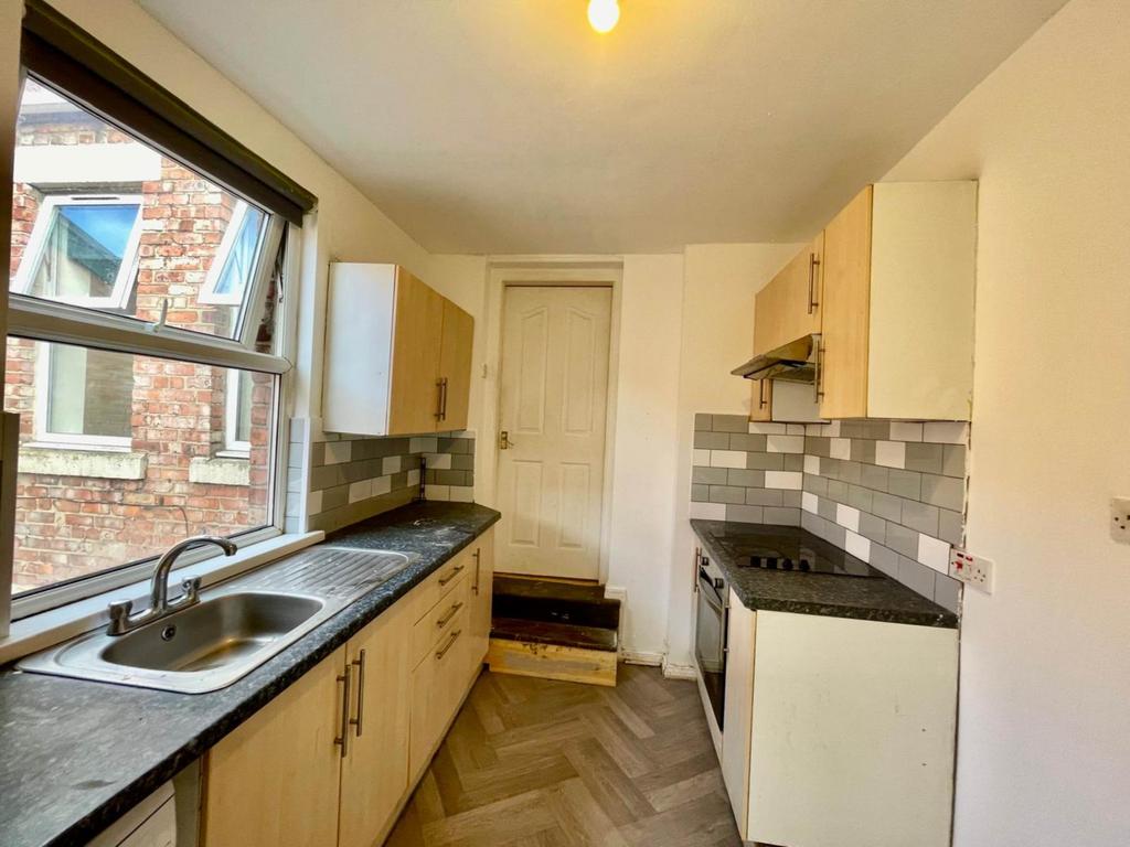 Goschen Street, Gateshead NE8 3 bed flat - £600 pcm (£138 pw)