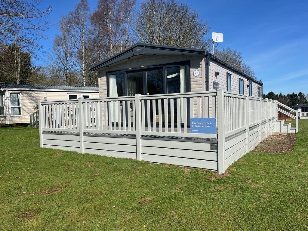Springwood Holiday Park 3 bed park home - £69,995