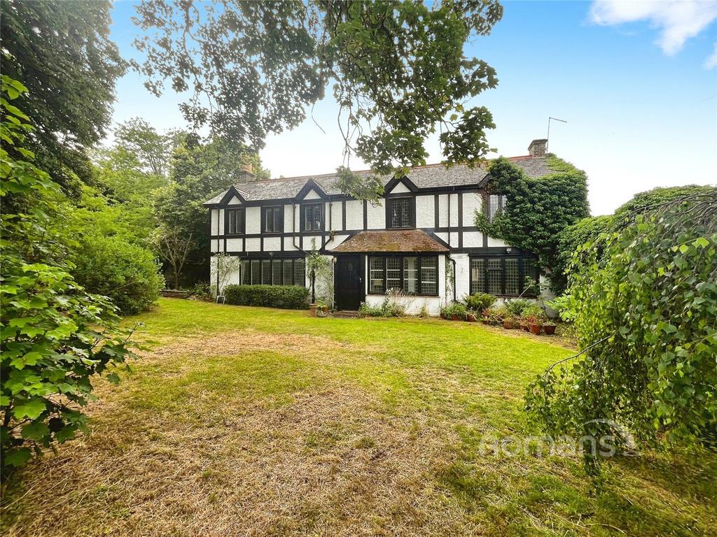 Lock Avenue, Maidenhead, Berkshire 4 bed detached house - £550,000