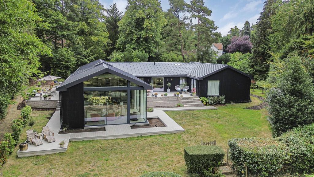 The Hamlet, Potten End, Berkhamsted, HP4 4 bed detached bungalow - £ ...