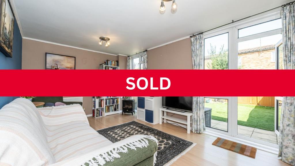 Evesham Way, Battersea, London SW11 5QX 2 bed terraced house - £600,000