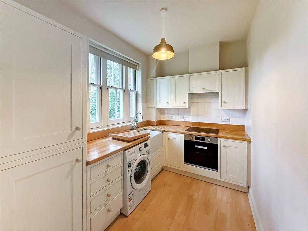 Chapelfields, Cuckfield, West Sussex... 1 bed apartment - £1,095 pcm (£ ...