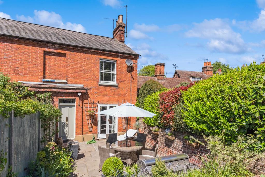 Mill Lane, Welwyn 2 bed semi-detached house - £650,000