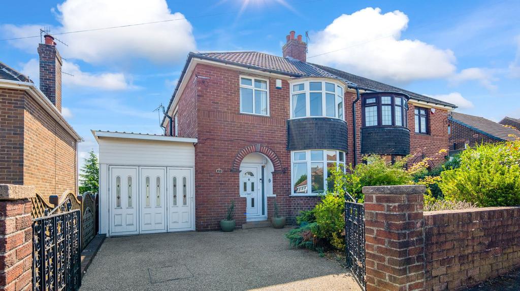 Hill Top Road, Sheffield S35 3 bed semi-detached house - £250,000