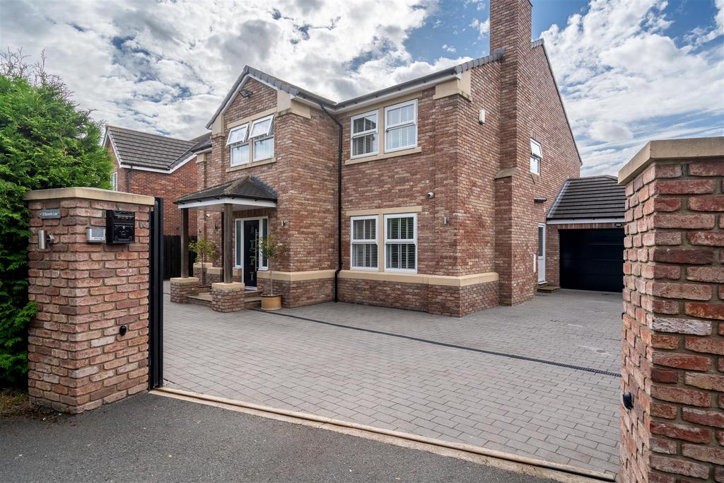 Barrowby Lane, Leeds LS15 5 bed detached house - £850,000