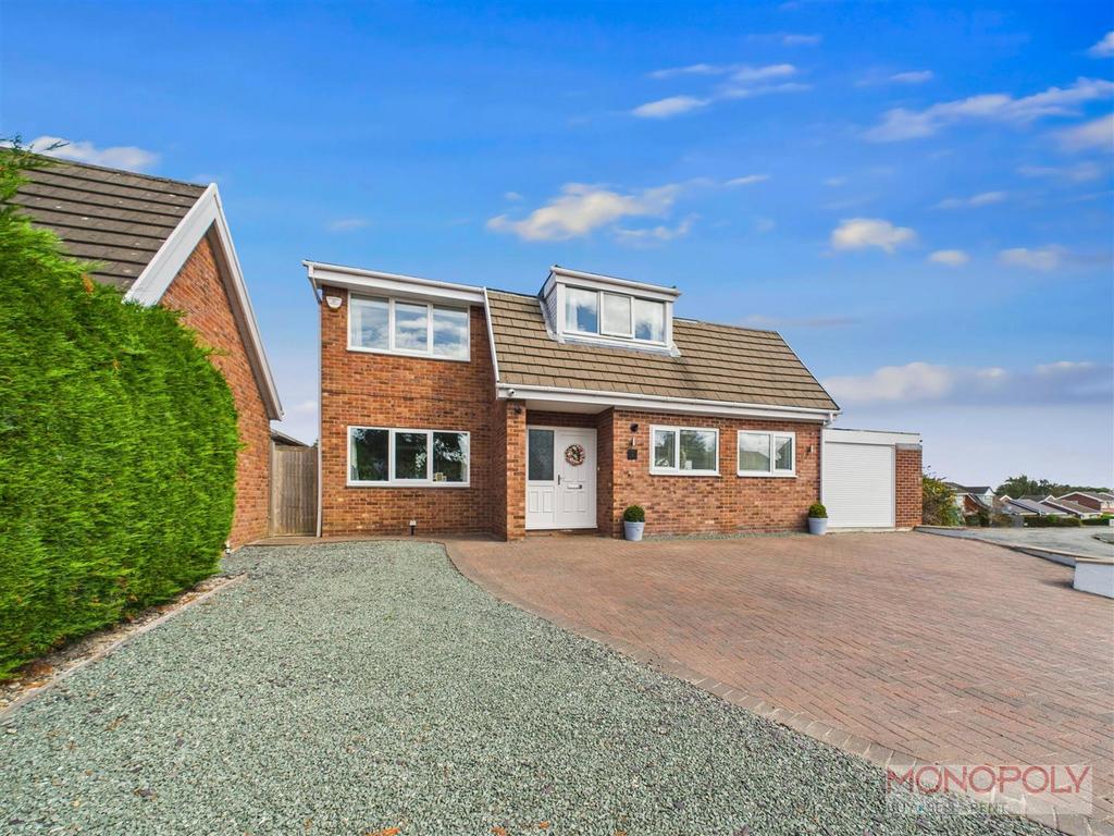 Bickerton Drive, Gwersyllt, Wrexham 4 bed detached house - £350,000