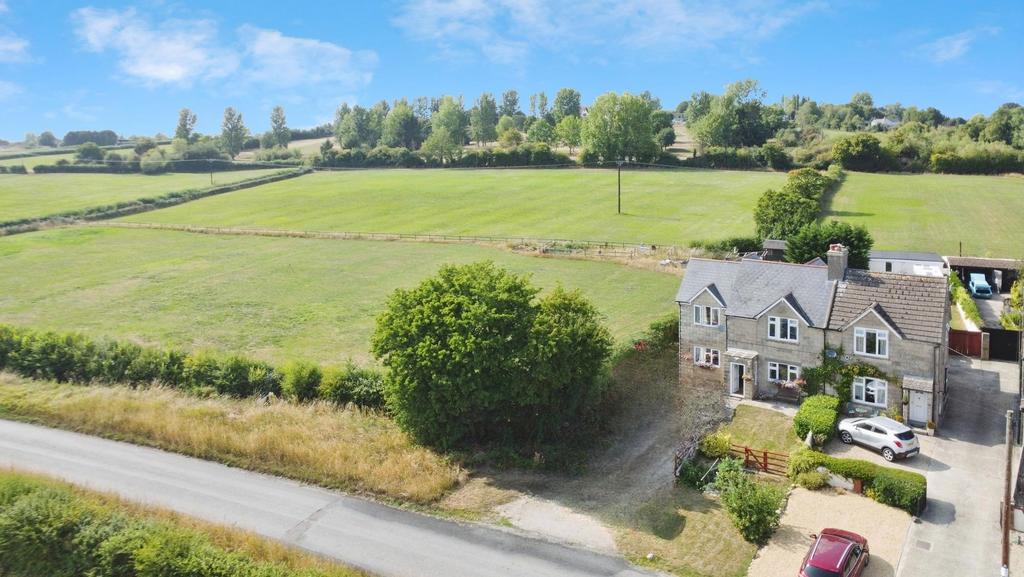 Chelworth Road, Cricklade, SN6 4 bed semi-detached house - £650,000