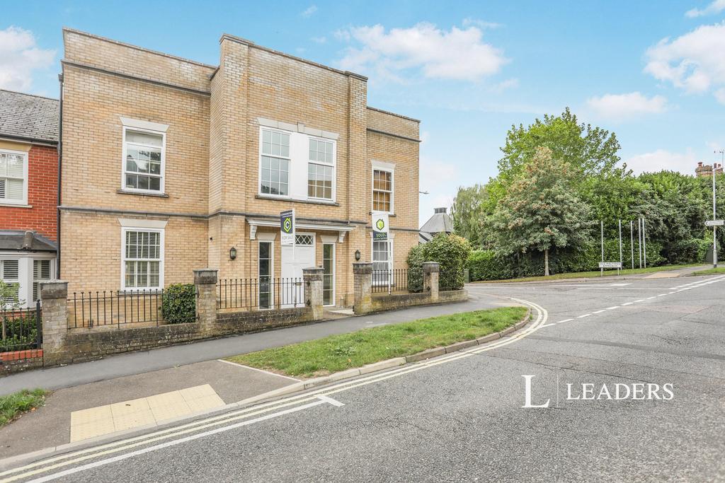 Sutton Heights, Woodbridge IP12 2 bed apartment - £875 pcm (£202 pw)