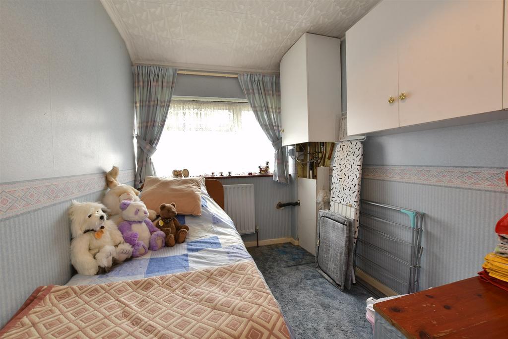 Woolmer Green, Lee Chapel North, Essex 3 bed terraced house for sale ...