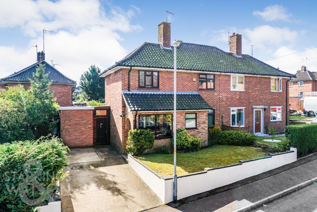 Hellesdon Close, Hellesdon, Norwich 3 bed semi-detached house - £230,000