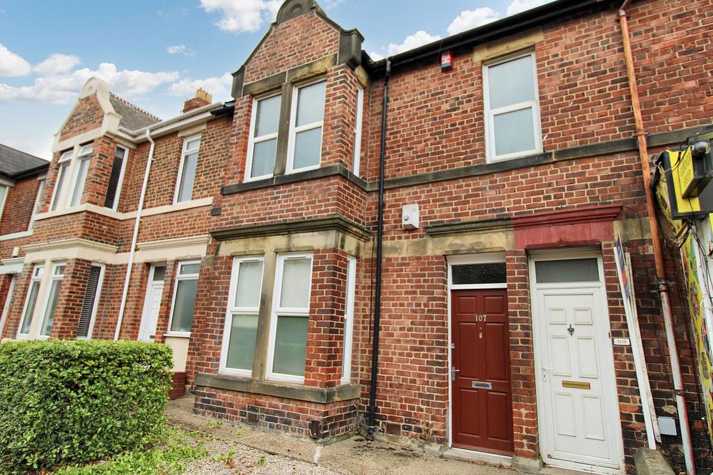 Chillingham Road, Heaton, Newcastle... 2 bed flat - £99,000