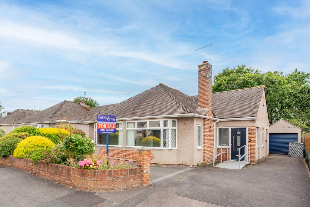 7 Oaklands Drive, Oldland Common... 2 bed bungalow for sale - £350,000