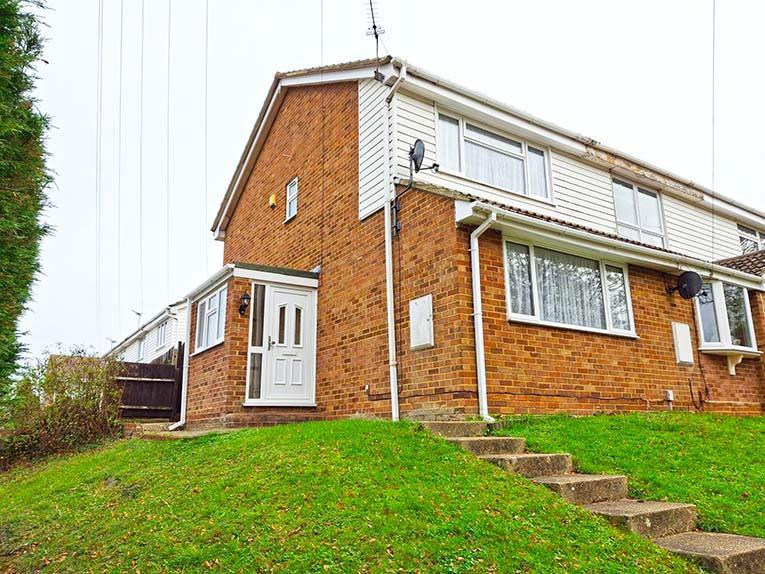 Laurel Walk, Rainham, Gillingham 2 bed end of terrace house - £250,000