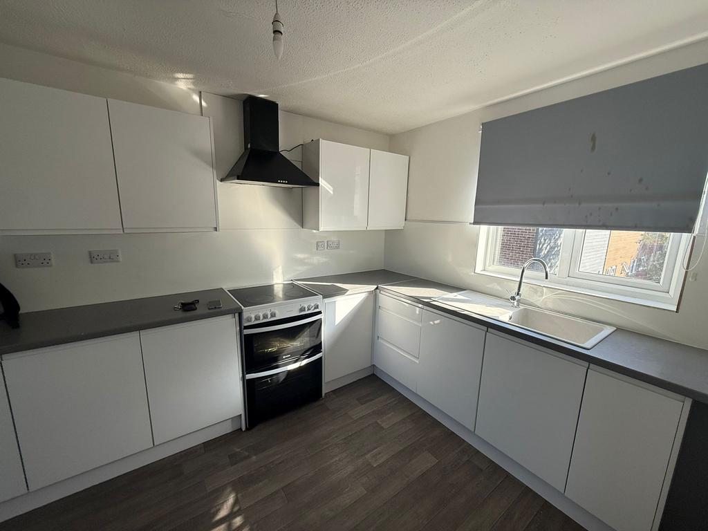 Wildlake, Orton Malborne... 2 bed maisonette - £850 pcm (£196 pw)