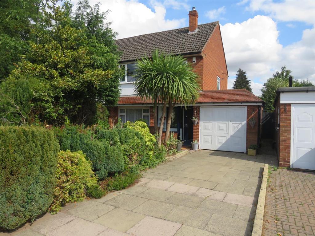 Lode Lane, Solihull B92 3 bed semi-detached house - £375,000