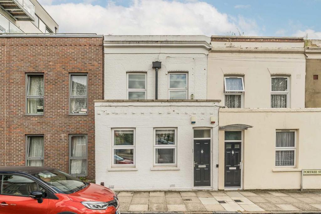 Portree Street, London E14 2 bed flat - £1,998 pcm (£461 pw)