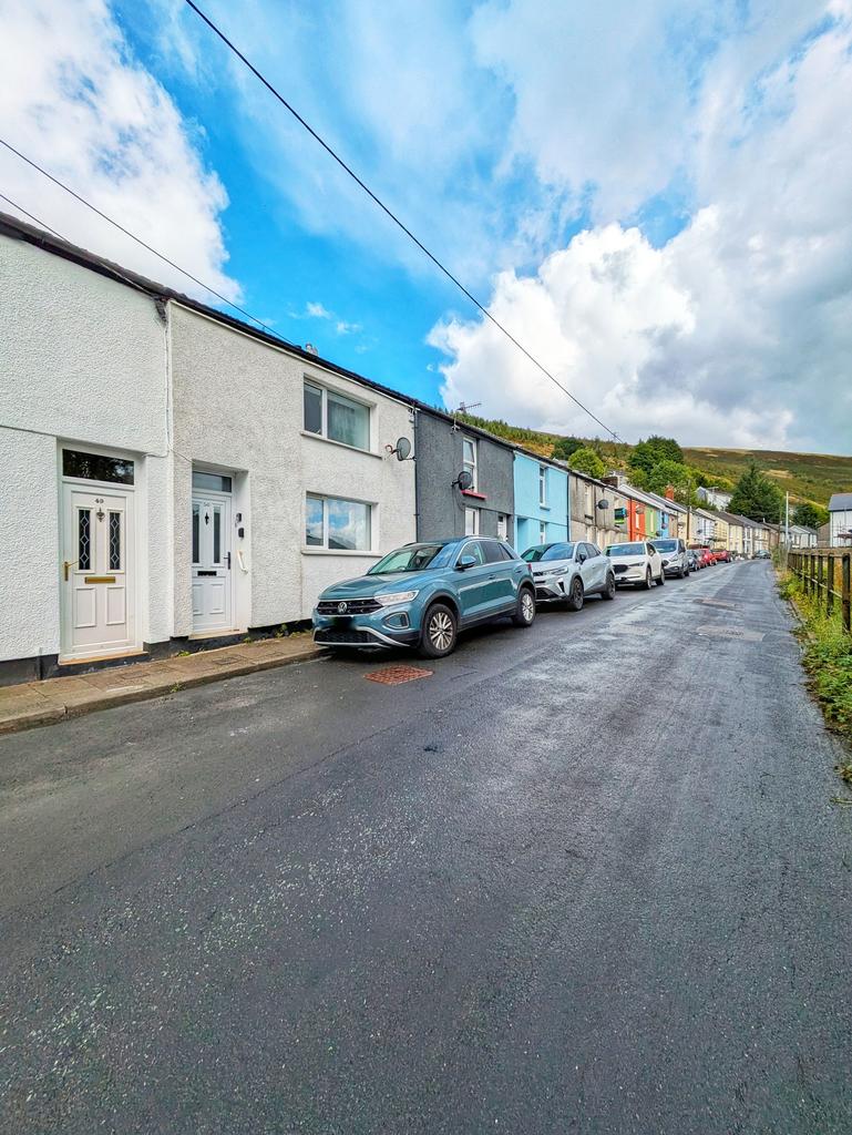 Long Row, Ferndale CF43 2 bed terraced house - £700 pcm (£162 pw)