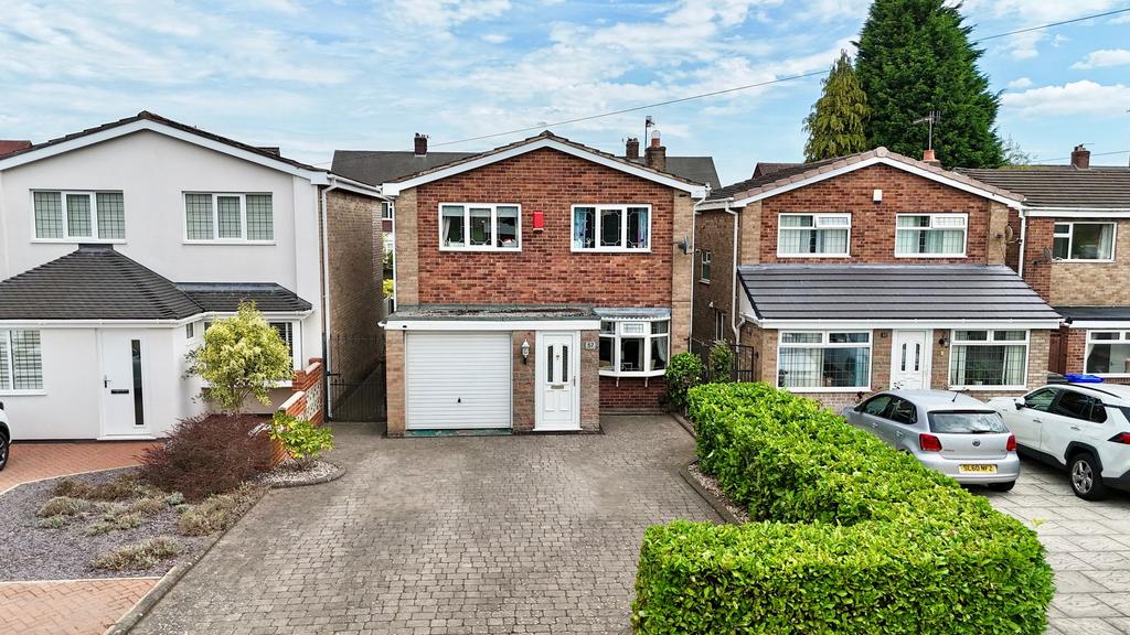 New Inn Lane, Stoke-On-Trent, ST4 3 bed detached house - £295,000