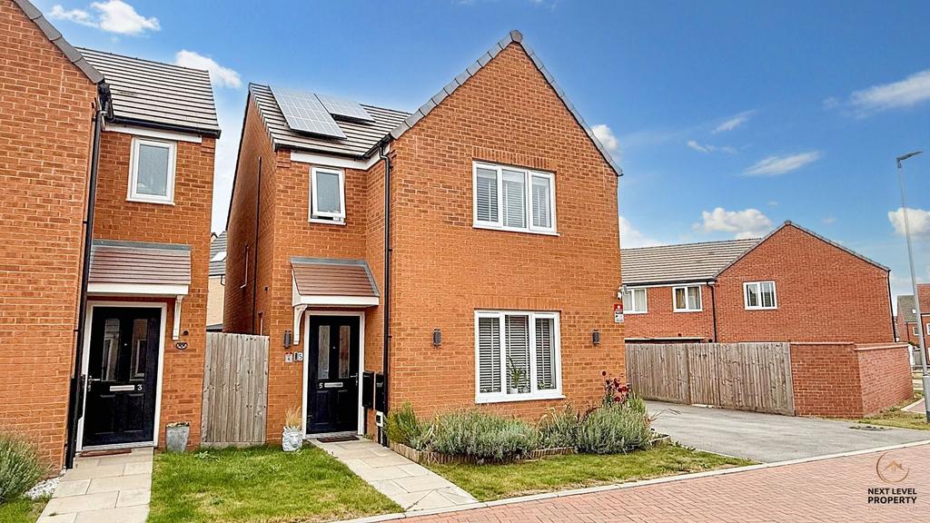 Chloe Place, Peterborough, PE2 3 bed detached house for sale - £295,000