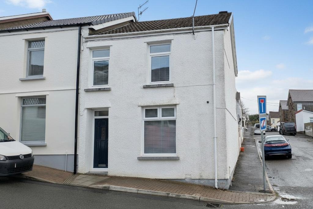 Merthyr Tydfil CF47 3 bed end of terrace house - £184,950