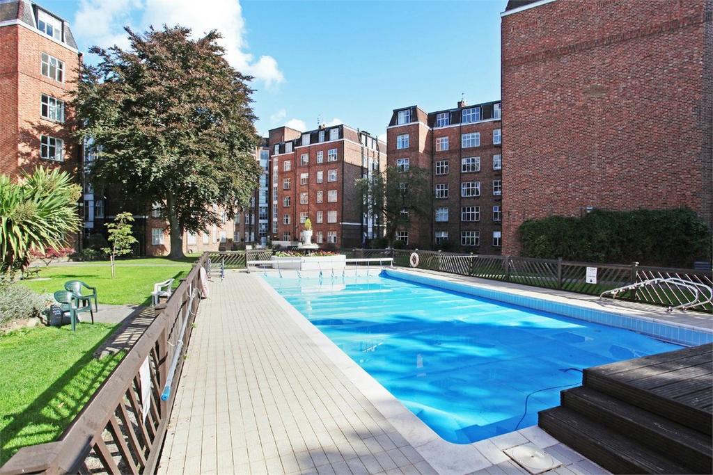 Sutton Lane North, Chiswick W4 2 bed flat for sale - £525,000