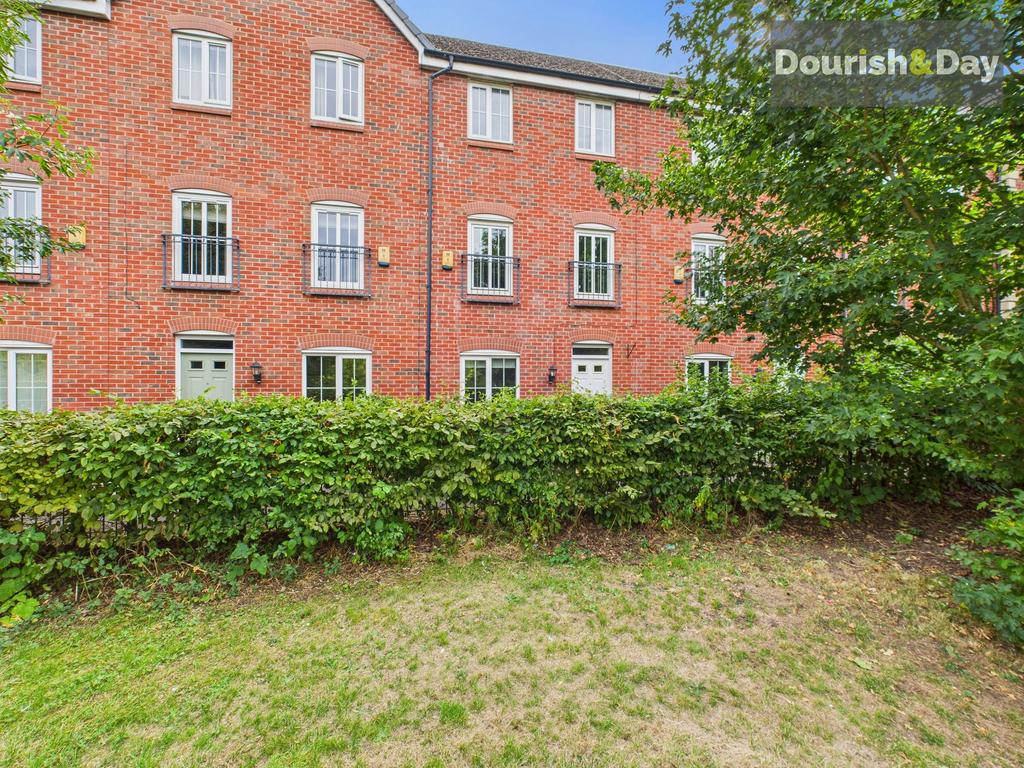 Ranshaw Drive, Stafford ST17 4 bed property - £1,200 pcm (£277 pw)