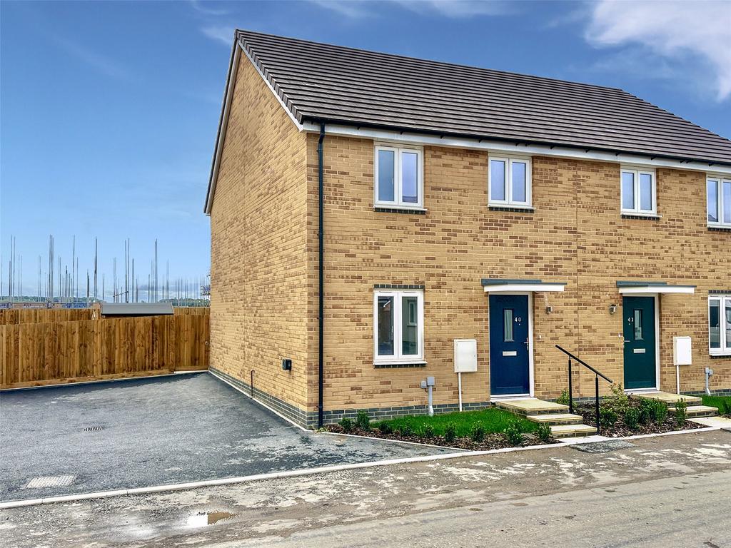 Pennywell, Bideford, Devon, EX39 3 bed semi-detached house - £73,750