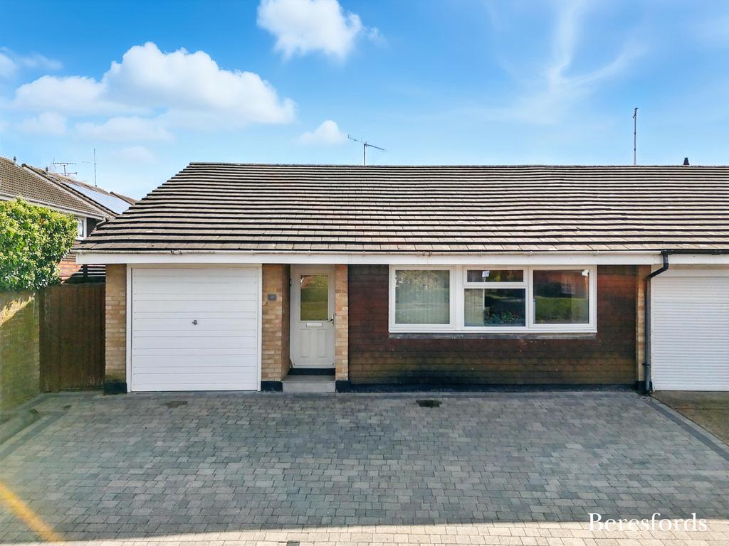 Stock Lane, Ingatestone, CM4 2 bed bungalow - £575,000