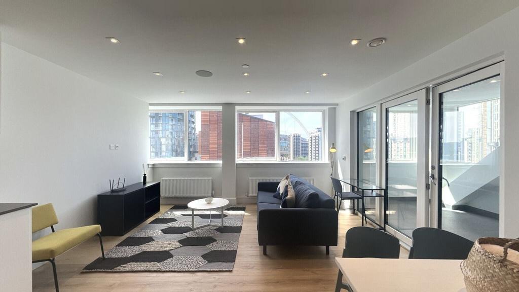 Olympic Way 3 bed flat - £3,195 pcm (£737 pw)