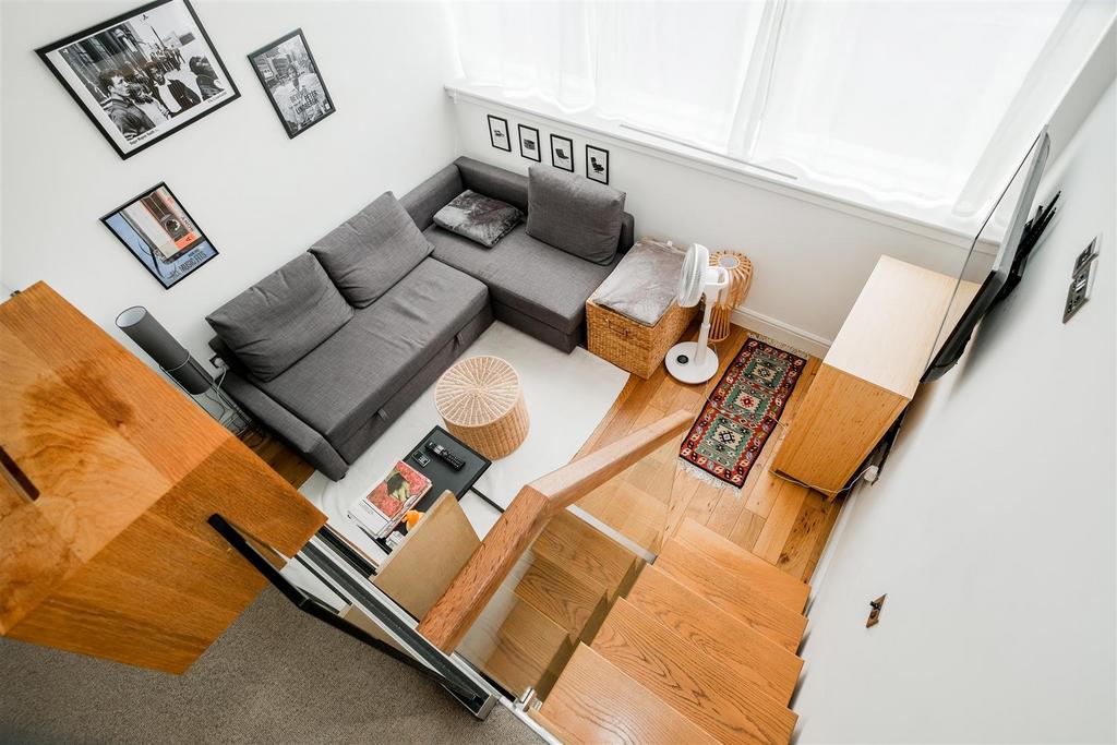The Quant Building, Church Hill... 1 bed triplex to rent - £1,500 pcm (£346 pw)