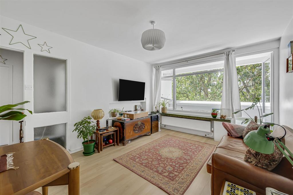 Tangley Grove, Putney, SW15 1 bed flat - £165,000