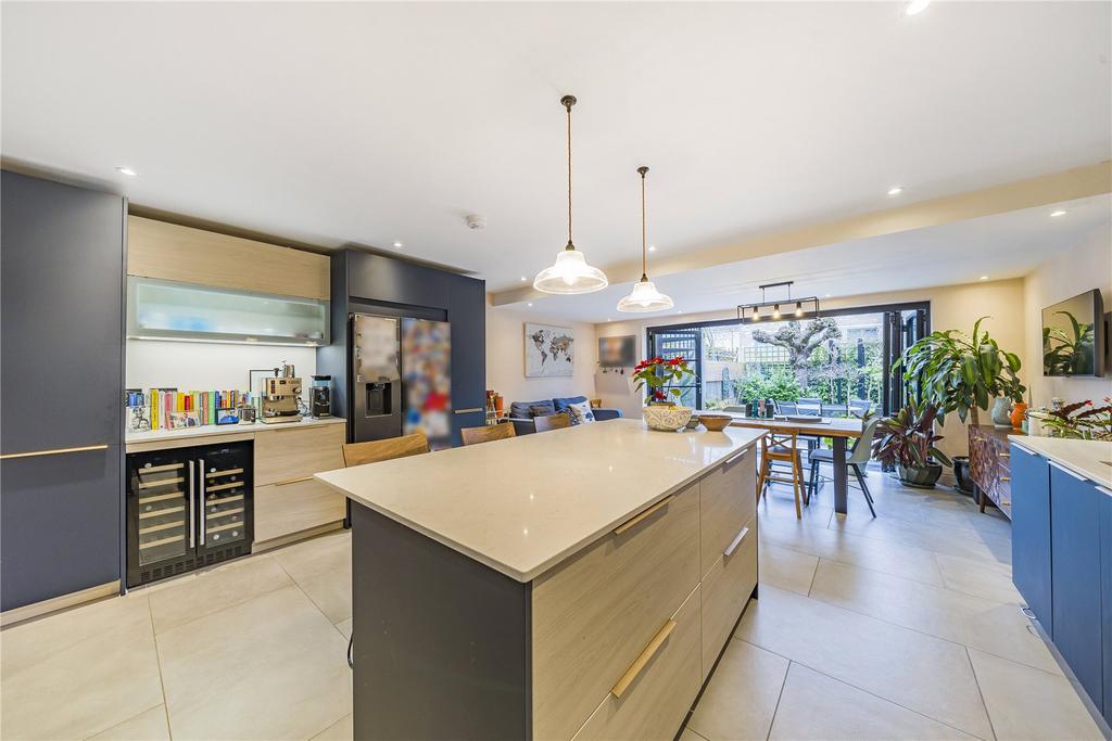 Osier Crescent, London, N10 4 bed terraced house for sale - £1,099,999