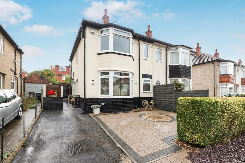 Swarcliffe Road, Harrogate 3 bed semi-detached house - £300,000
