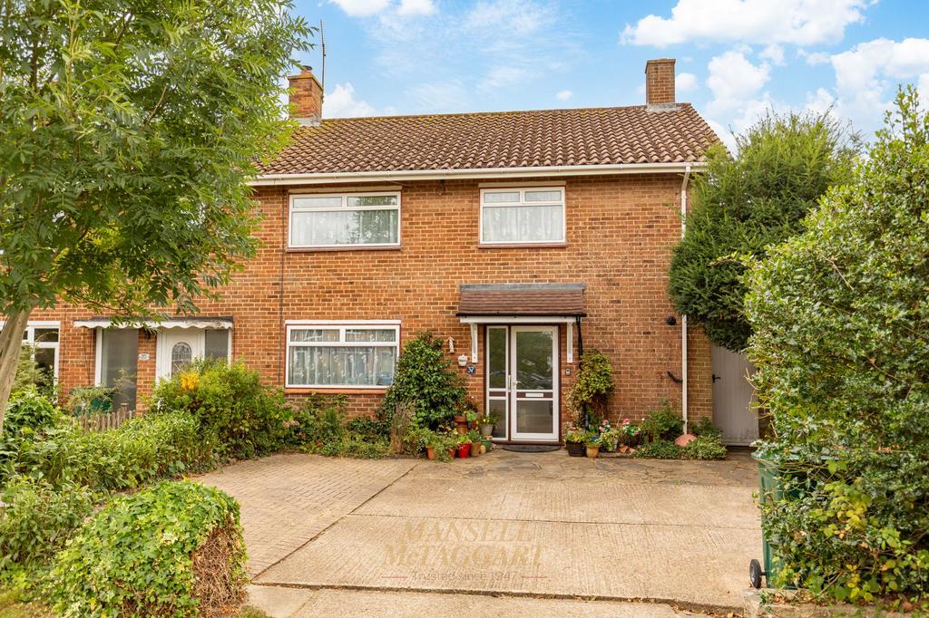 Parham Road, Crawley RH11 4 bed end of terrace house - £400,000