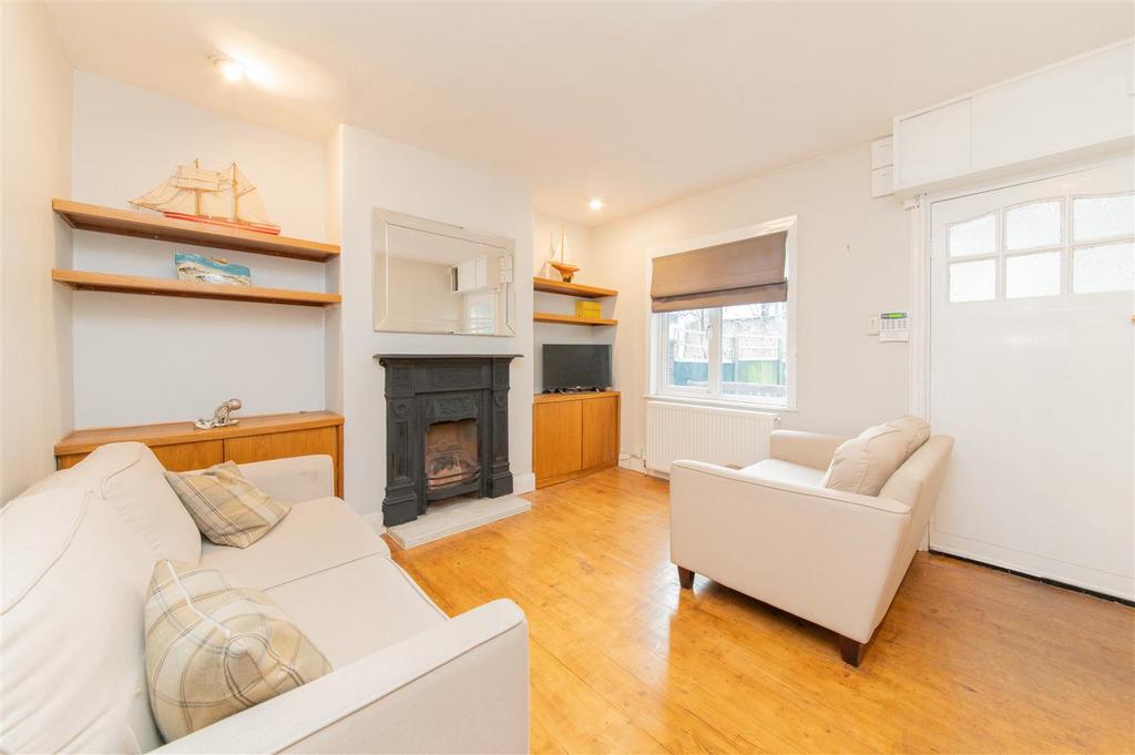 Burroughs Gardens, Hendon 2 bed terraced house - £2,000 pcm (£462 pw)