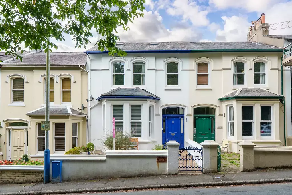 3, Roslyn Terrace, Douglas 4 bed terraced house - £349,950