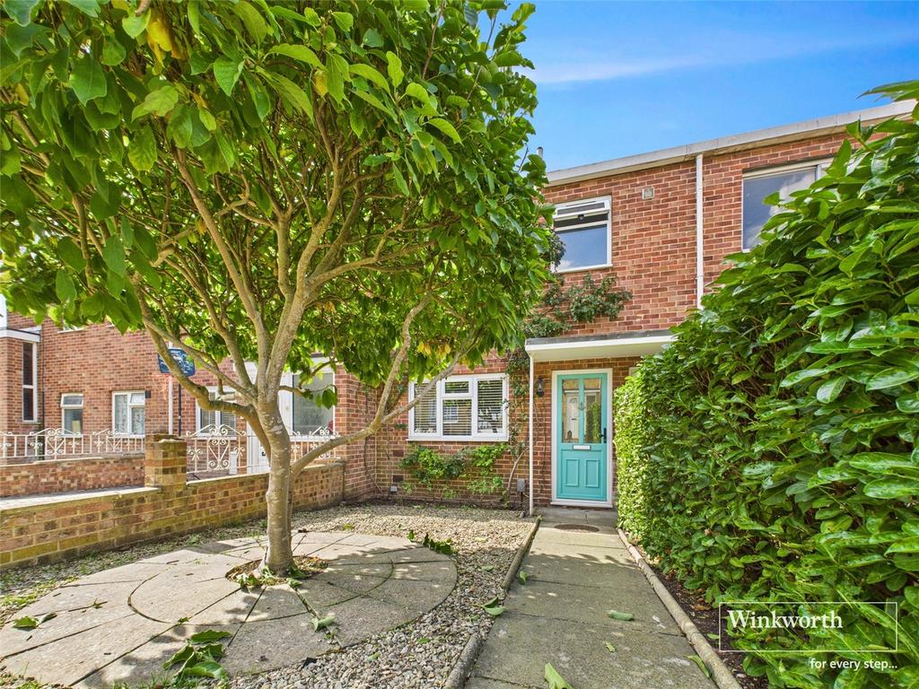 Elizabeth Walk, Reading, Berkshire, RG2 3 bed terraced house - £300,000