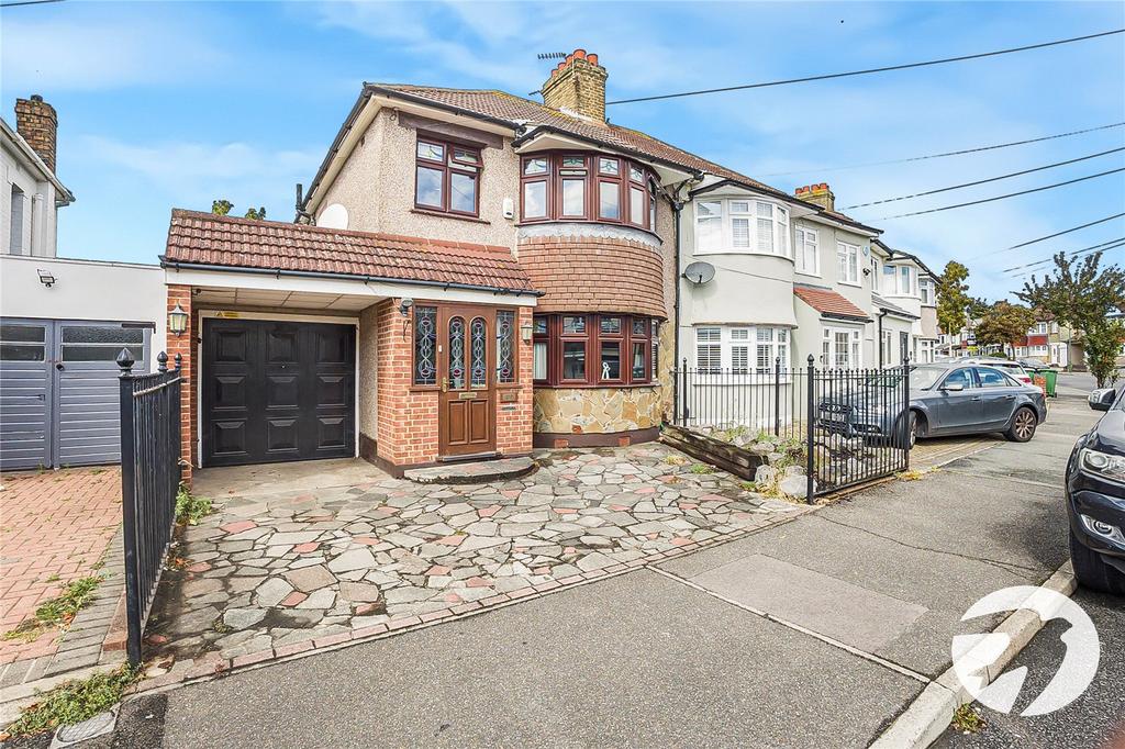 Gipsy Road, Welling, Kent, DA16 3 bed semi-detached house for sale - £450,000