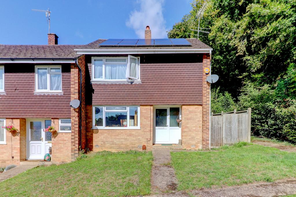 Forest Way, Buckinghamshire HP13 3 bed end of terrace house - £375,000