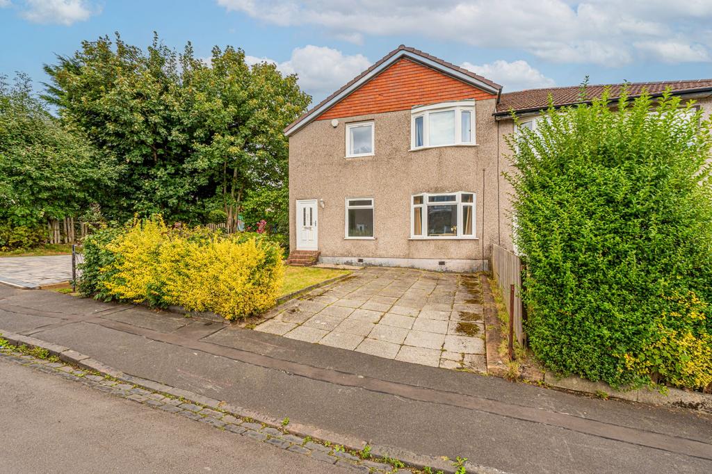 69 Glencroft Road, Croftfoot... 3 bed flat - £109,000