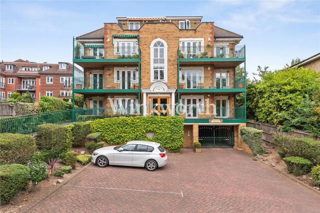 Aldermans Hill, London, N13 2 bed apartment - £650,000