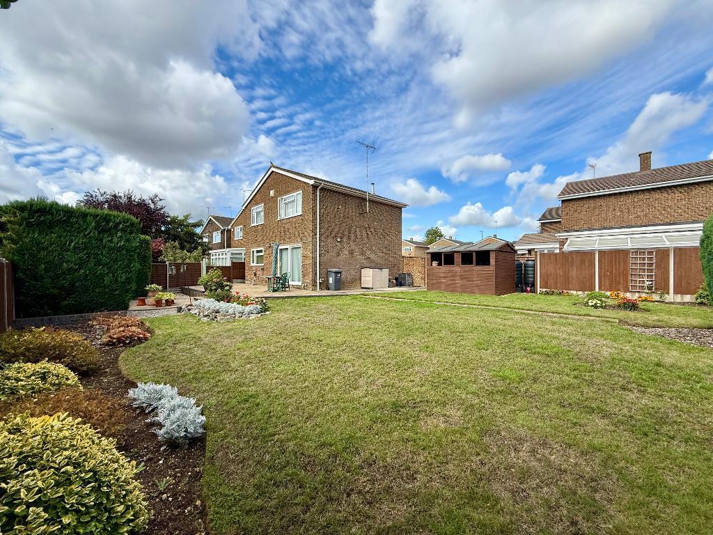 Benson Close, Bramingham, Luton... 3 bed detached house - £400,000