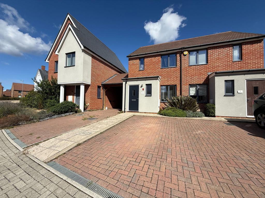 Bailey Drive, Swanscombe DA10 2 bed semi-detached house - £375,000