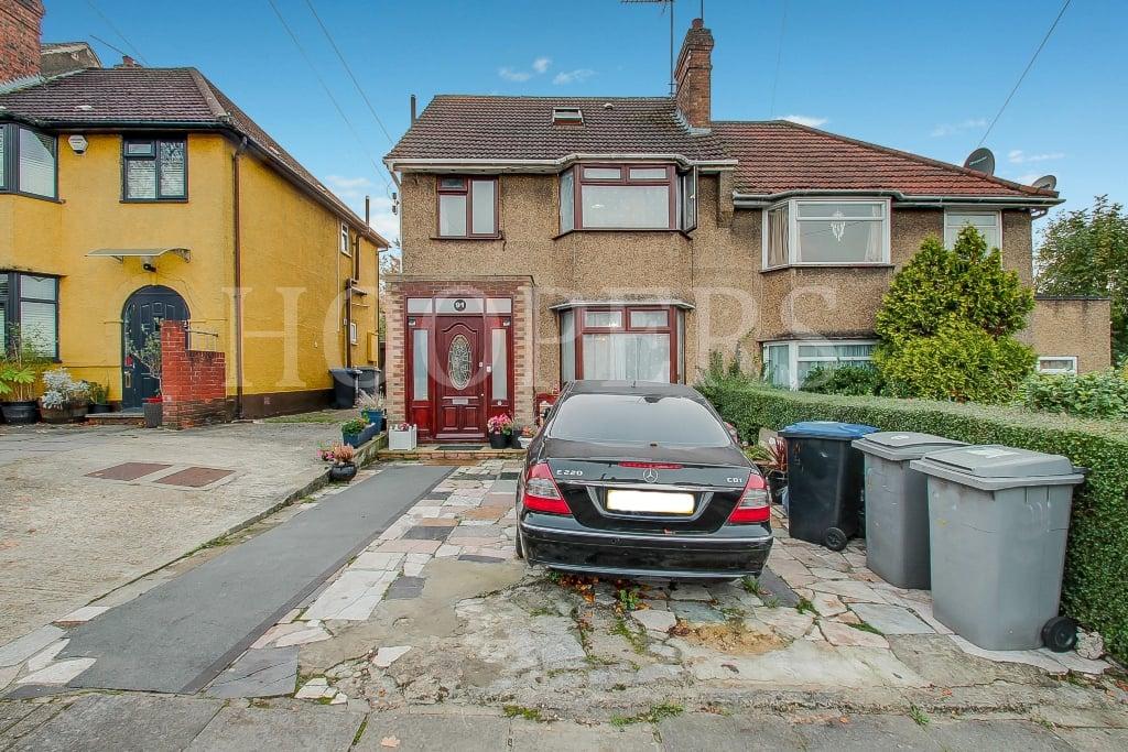 Brook Road, London, NW2 4 bed semi-detached house - £750,000
