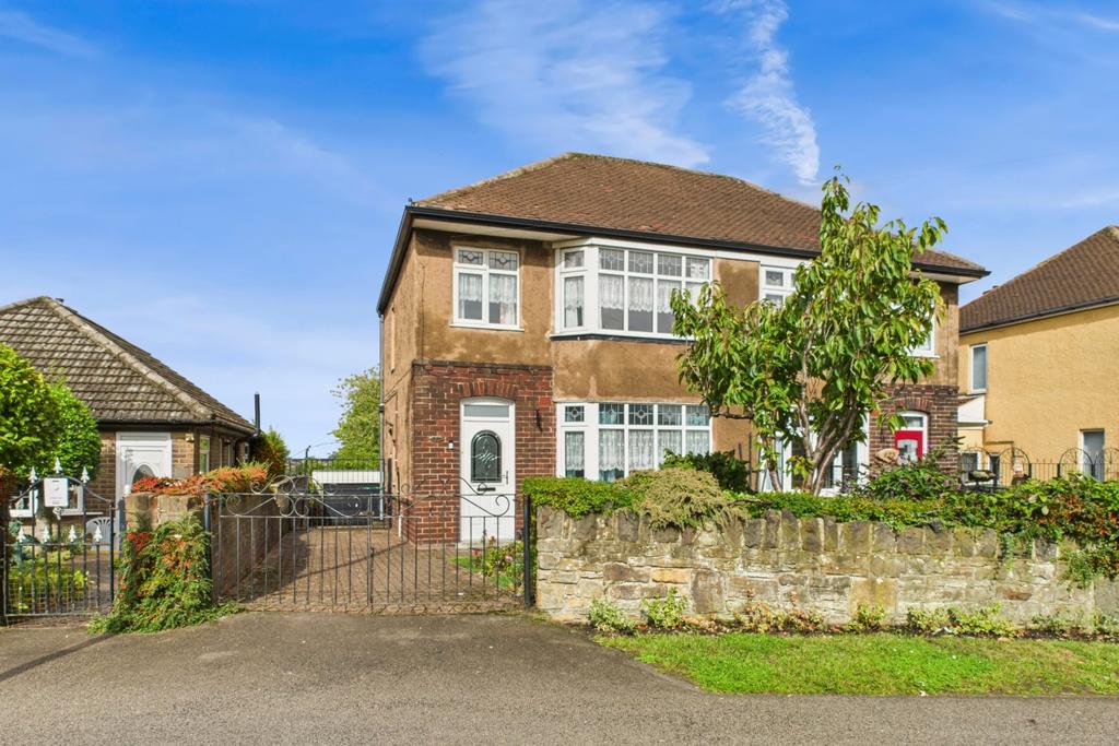 Gleadless Road, Gleadless. S12 2LG 3 bed semi-detached house - £155,000
