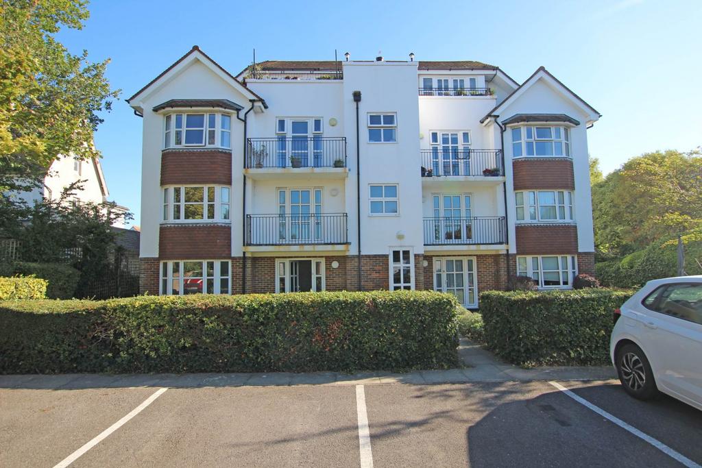 Mill Road, Eastbourne, BN21 2LY 2 bed flat - £220,000