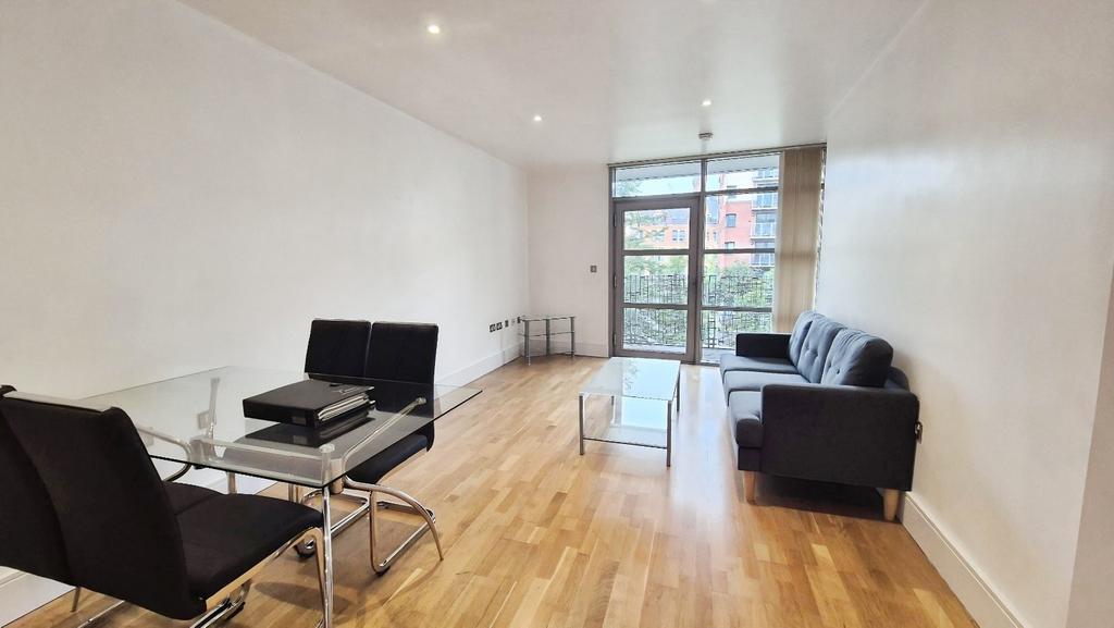 The Lock Building, 41 Whitworth... 2 bed flat - £1,250 pcm (£288 pw)